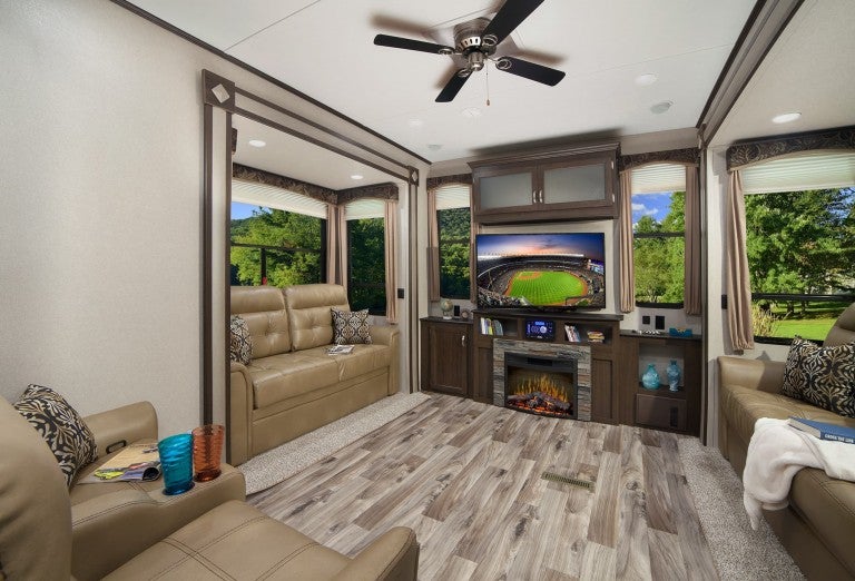 Destination Trailer vs Traditional Travel Trailer: What is the Difference?