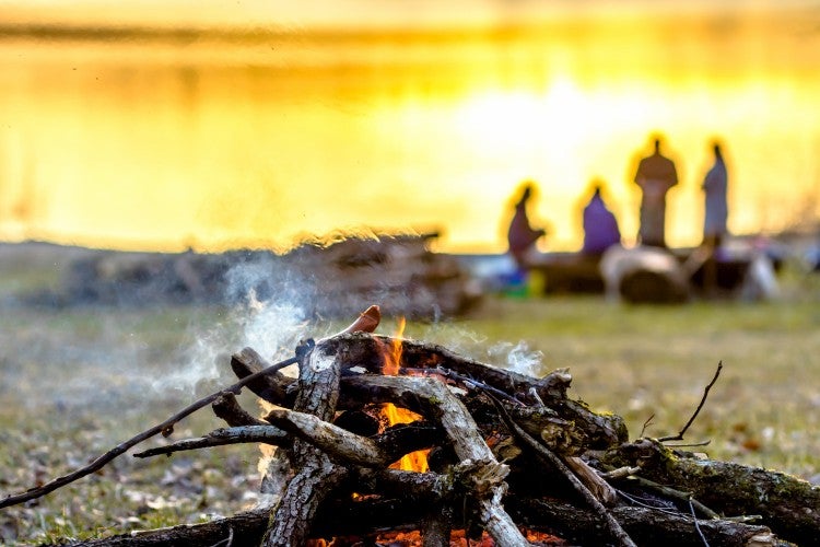10 Campfire Safety Tips for a Stress Free Camping Trip